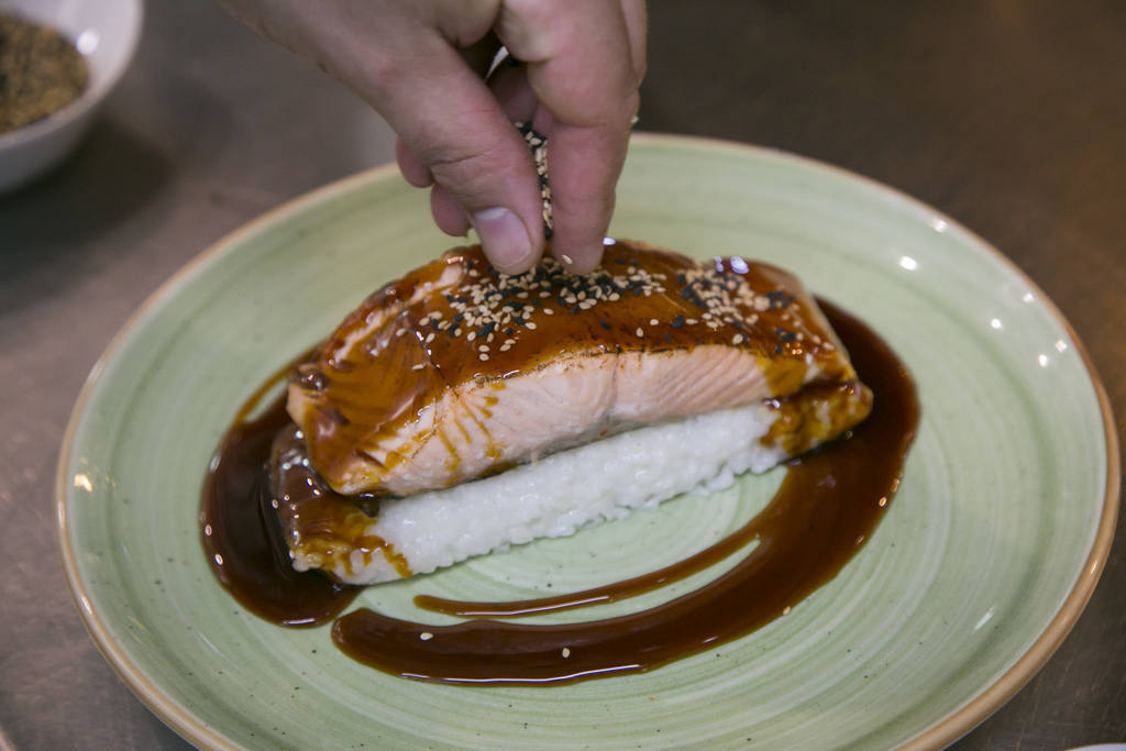 Receta de salmón flambeado | Gastronosfera