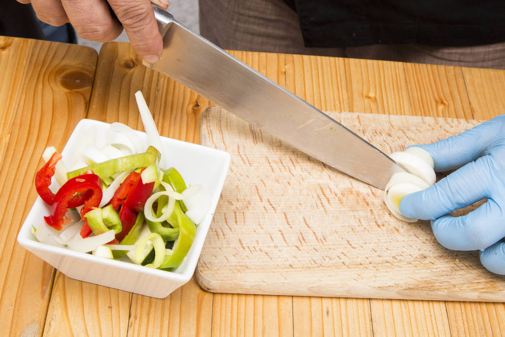 Pulpo a la brasa con ajada de verduras, parmentier de patata y allioli | Gastronosfera