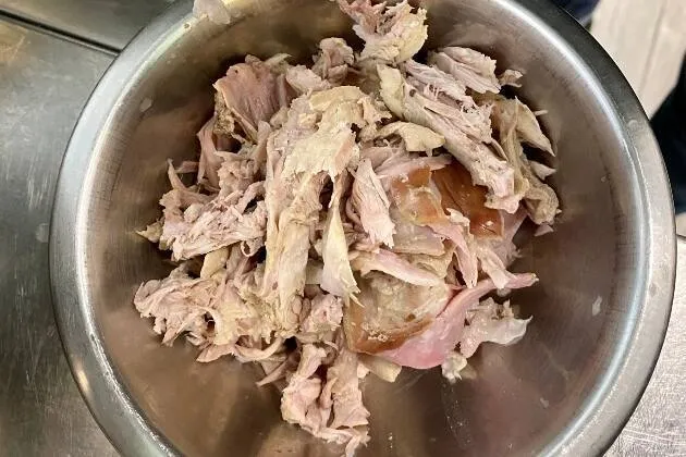 Pochas con conejo y setas de The Hook | Gastronosfera